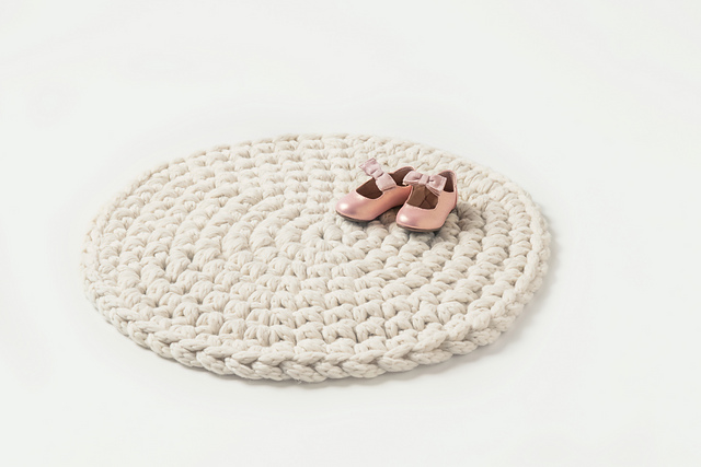 Ravelry: Round Lake Rug pattern by Bobbi IntVeld