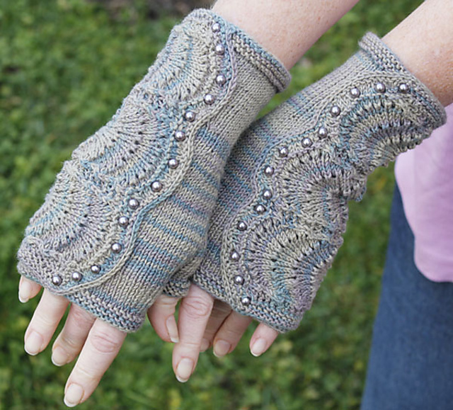 Ravelry: Blumenbunt's dahlia-dyed Spatterdashes