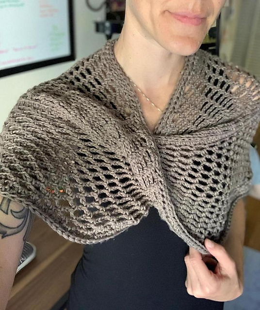 Ravelry: The Equinox Mobius Shawl pattern by Taylor Wittke