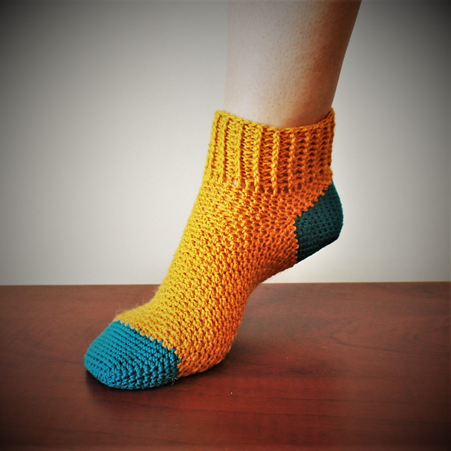 Ravelry: Socks pattern by Sarah Baumgartner