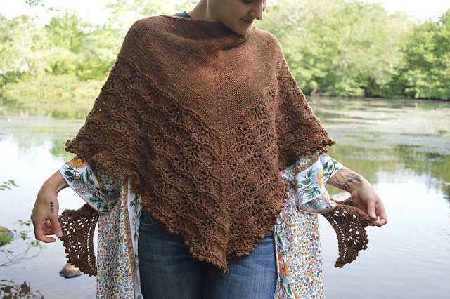 Ravelry: Boho Romance Shawl pattern by Annie Lupton