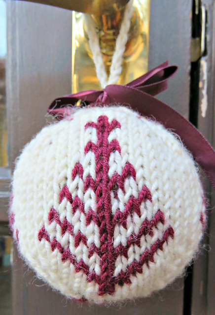 Ravelry: Christmas tree tree ball pattern by Bonny Bonafilla