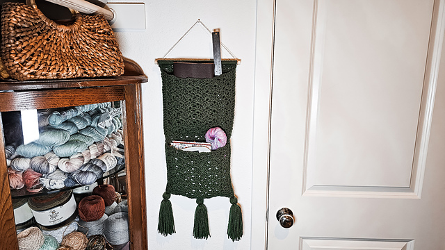 Ravelry: Tanglewood Wall Organizer pattern by Bonnie Ogren