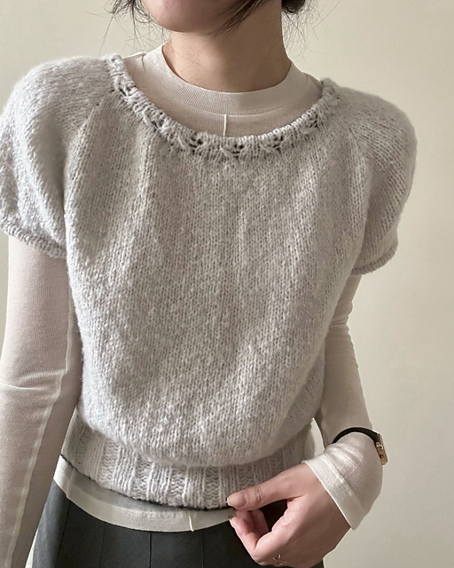 Ravelry: Paw Sweater pattern by Hyeonji Jin
