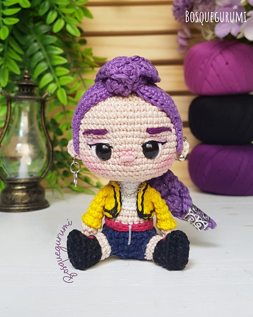 Ravelry: Rumi amigurumi (KPop Demon Hunters) pattern by Paola F. Sousa