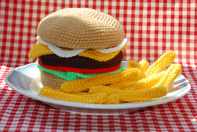 Ravelry: Cheeseburger/Chips (knit and crochet) pattern by Bottletop Boy