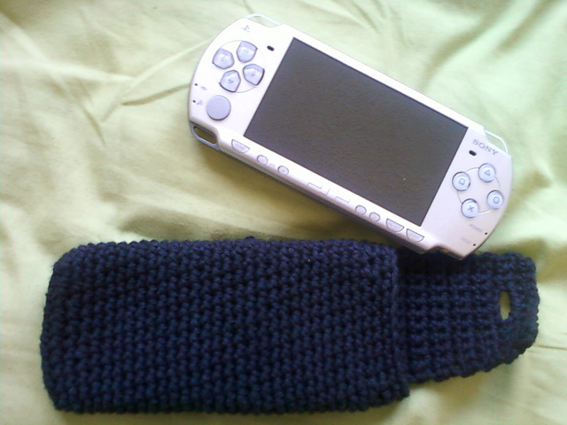 Ravelry: Simple PSP Cozy pattern by BrainSpazm