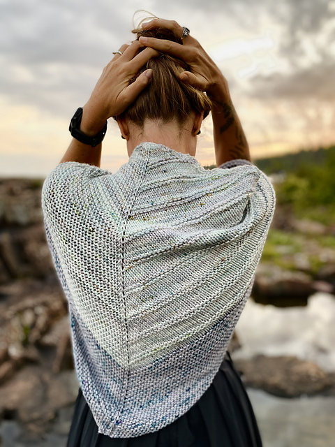 Ravelry: Glay Shawl pattern by Brienne Moody