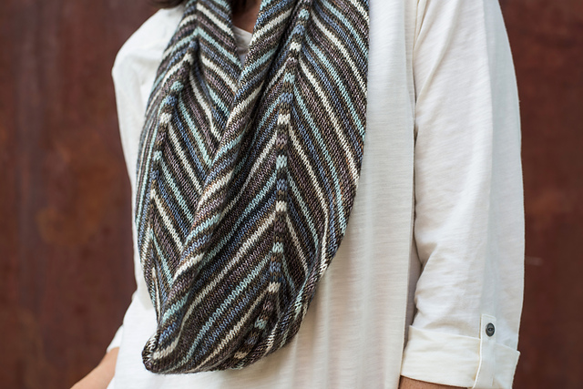 Ravelry: Origami Mitered Square Cowl pattern by Bristol Ivy