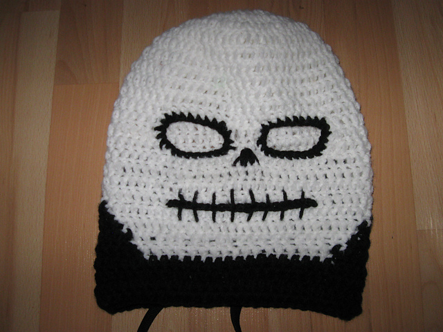 Ravelry: Skull Winter Mask pattern by BrittDub