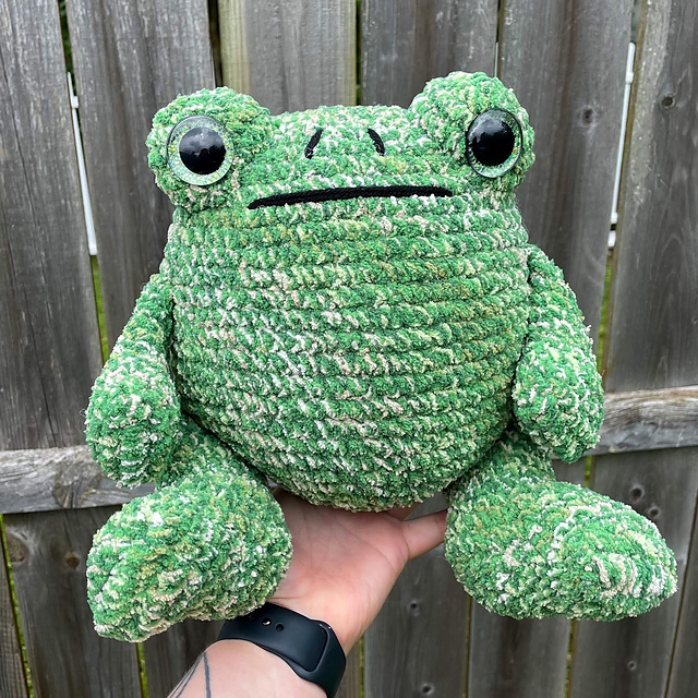 Ravelry: Jeremiah the Bullfrog pattern by Brittany Wisneski