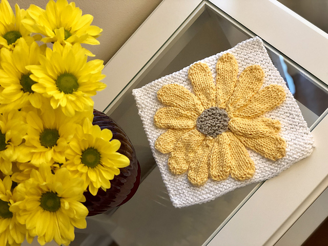 Ravelry: 1000 Yellow Daisies Cloth pattern by Brownie Knits