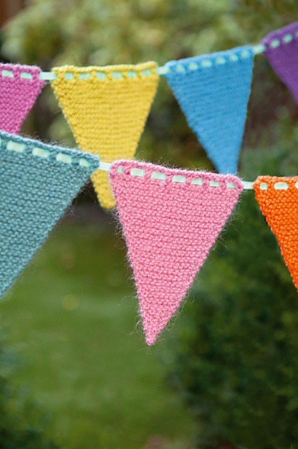 Ravelry: Bunting pattern by Faye Perriam-Reed