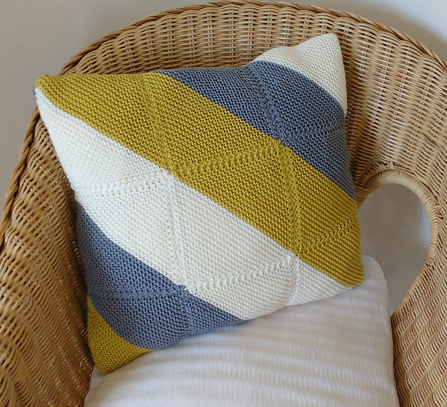 Ravelry: Diagonal Cushion Cover pattern by Patricia Evans