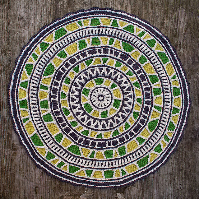 Ravelry: Mandala Circular Trim pattern by CAROcreated design