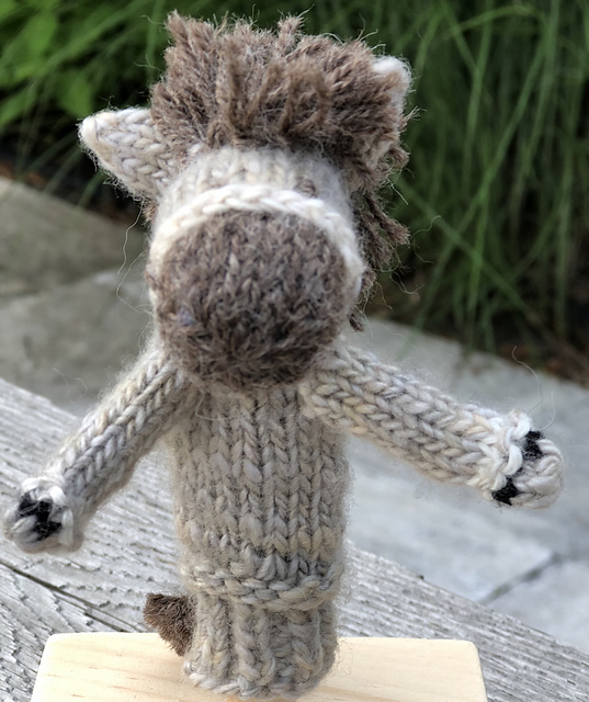 Ravelry: Horse Finger Puppet pattern by Lisa Daunais