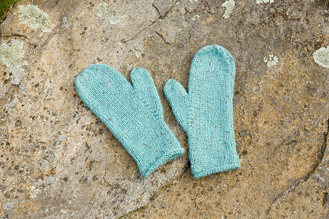 Ravelry: Palace Mittens pattern by Classic Elite