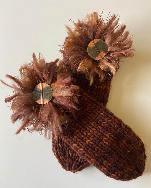 Ravelry: Flower Power Mitten pattern by Cecelia Gubbins