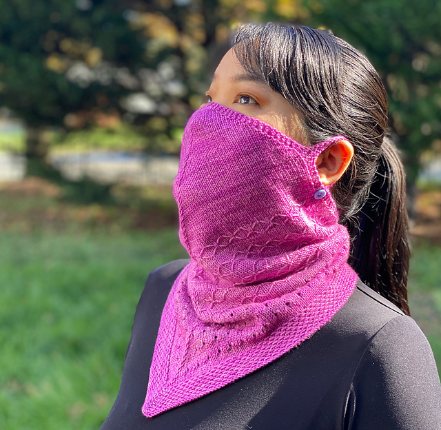 Ravelry: Face Warmer Cowl pattern by Christina Hayes