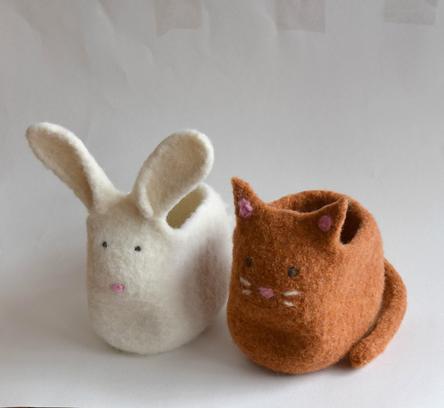 Ravelry: Kitty Cat and Bunny Rabbit Felted Baskets pattern by Cindy Pilon
