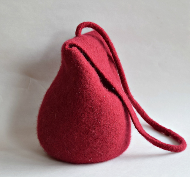 Ravelry: The Loop Bag pattern by Cindy Pilon