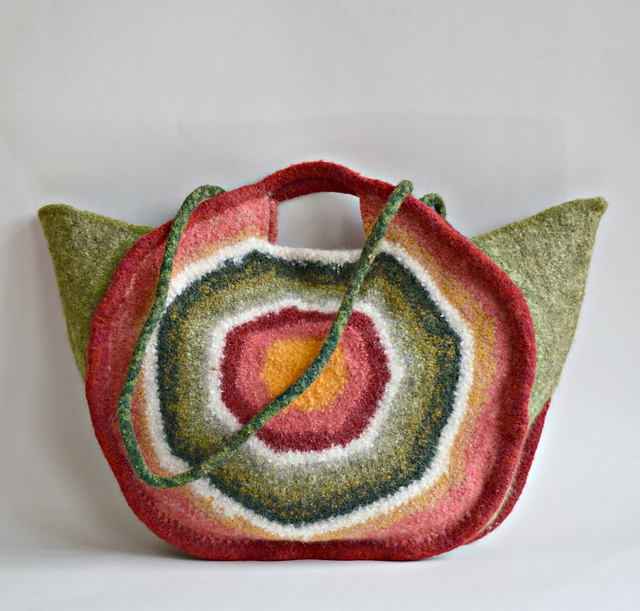 Ravelry: Color Wheel Tote (Stashbuster) pattern by Cindy Pilon