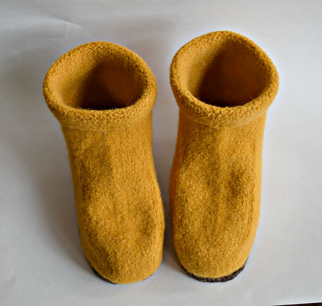 Ravelry: House Booties pattern by Cindy Pilon