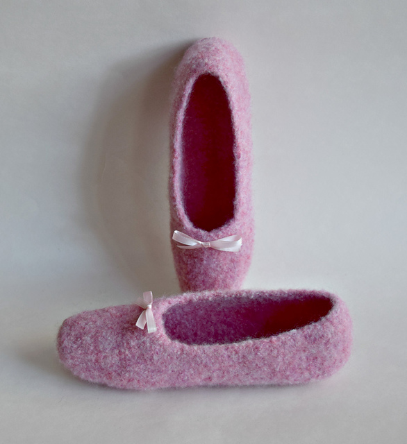 Ravelry: Ballet Slippers pattern by Cindy Pilon