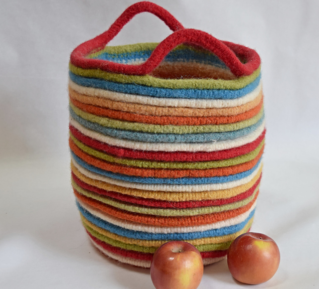 Ravelry: Ribbed Basket pattern by Cindy Pilon