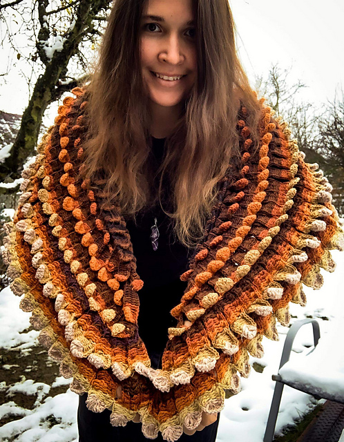 Ravelry: Dragon Scale Shawl pattern by Creative Panda