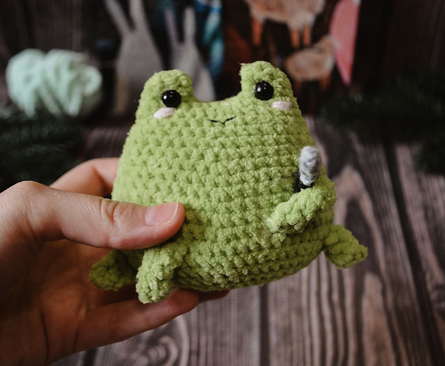 Ravelry: Cute Knife plush Frog pattern by Alexandra Volkova