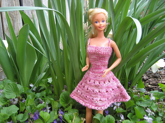 Ravelry: #0572 Pink Dress pattern by stickatillbarbie.se