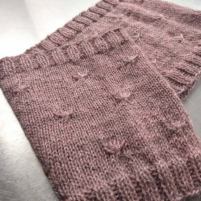 Ravelry: Cockleshell Cowl pattern by Caerthan Wrack