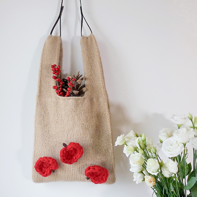 Ravelry: Mela Slouchy Bag pattern by Studio VivAlbicocca