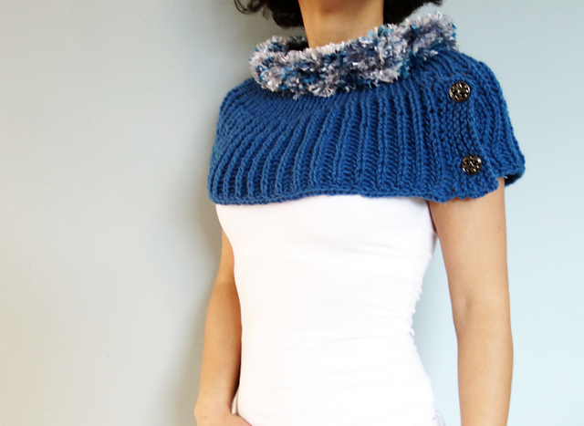 Ravelry: Rolled Collar Furry Capelet pattern by Camelia Mit