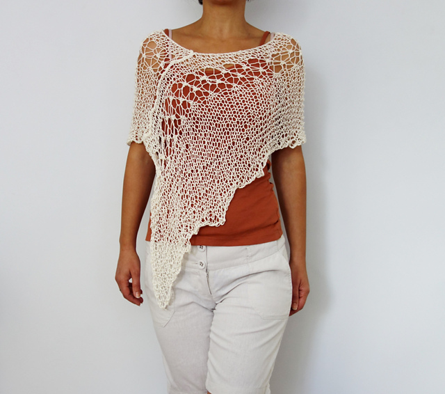 Ravelry: Laced Shoulders Poncho pattern by Camelia Mit