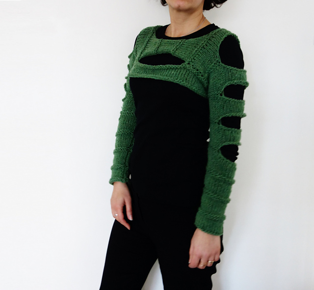 Ravelry: Cut Outs Cropped Top pattern by Camelia Mit