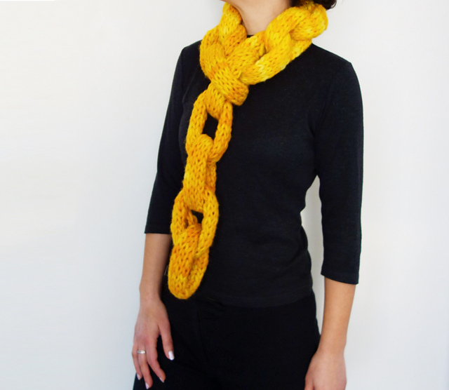 Ravelry: Jumbo Chains Scarf pattern by Camelia Mit