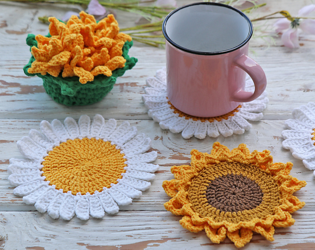 Ravelry: 2-in-1 Flower Pot Coater pattern by Kseniia Semeliak