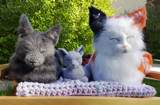 Ravelry: Cat Loaf pattern by Ange Rattai