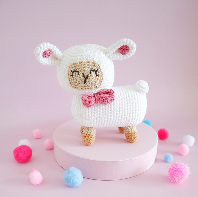 Ravelry: Lolly the Lamb pattern by Cara Engwerda