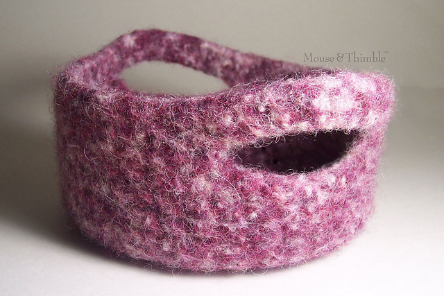 Ravelry: Felted Wool Handle Baskets 6374 pattern by Carla Malcomb