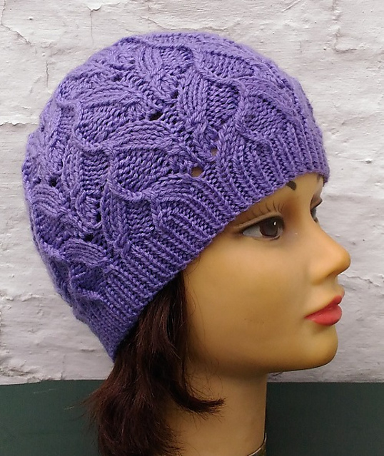 Ravelry: Bonnet Genet pattern by Carole Francone