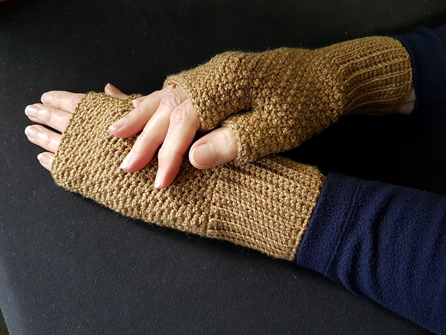 Ravelry: Textured Fingerless Gloves pattern by Carol A Scott