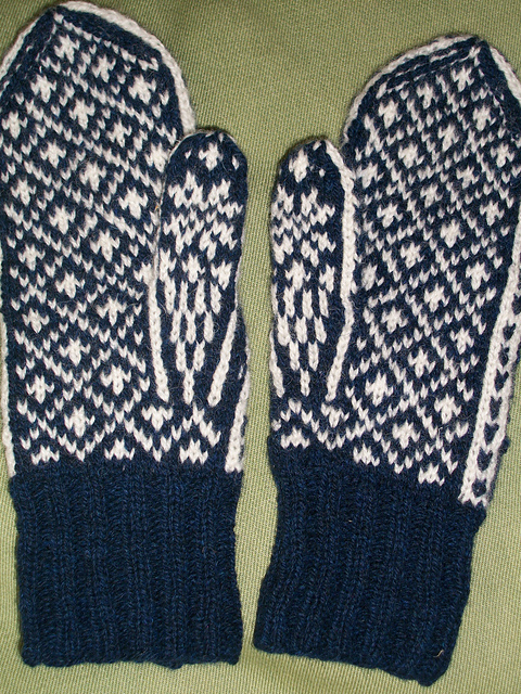 Ravelry: Old goose-eye pattern by Inger and Ingrid Gottfridsson