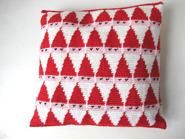 Ravelry: Santa pillow pattern by Carolina Speek