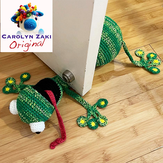 Ravelry: Squashed Frog Door Stopper pattern by Carolyn Zaki