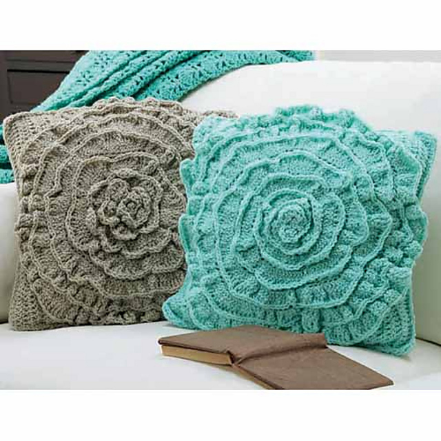 Ravelry: Vintage Rose Pillows pattern by Carrie Carpenter