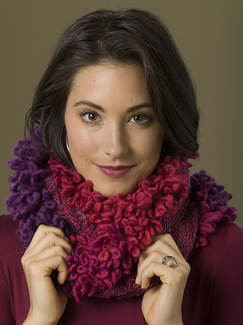 Ravelry: Fancy Fringe Moebius Scarf pattern by Lisa Gentry