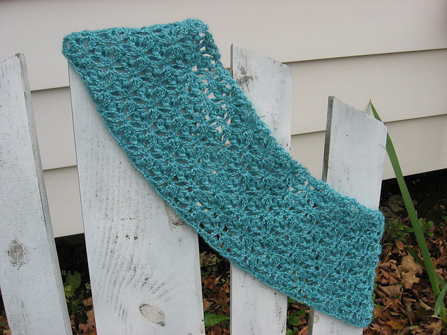 Ravelry: Autumn Crest Cowl pattern by Carrie Carpenter